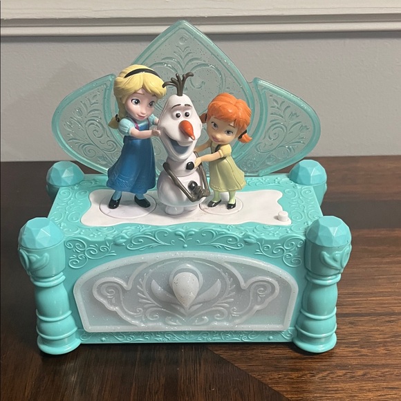 Toys | Frozen Themed Music Box With Characters Elsa Anna Frozen Jewelry ...
